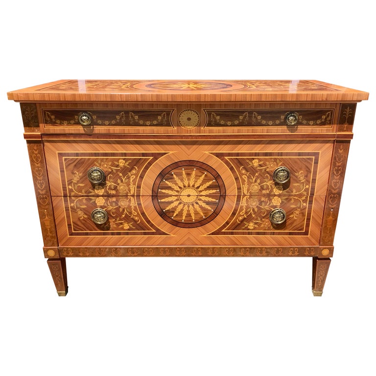 Classical Italian Inlaid Commode For Sale at 1stDibs