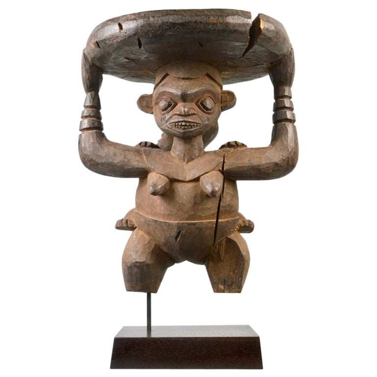 Amyas Naegele Babanki Maternity Stool in Wood For Sale at 1stDibs