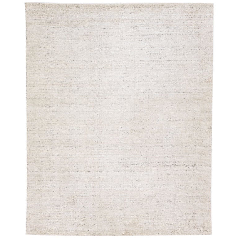 Modern Apadana's Groove Handmade Beige Bamboo/Silk Rug with Solid Motif ...