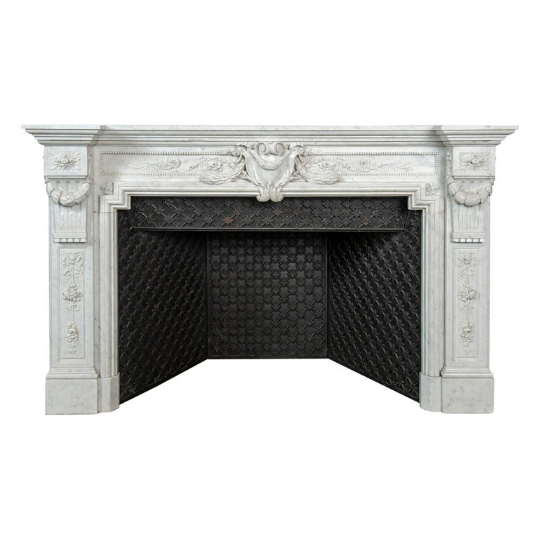 Antiker Louis XVI.-Kaminsims im Louis-XVI.-Stil im Angebot bei 1stDibs
