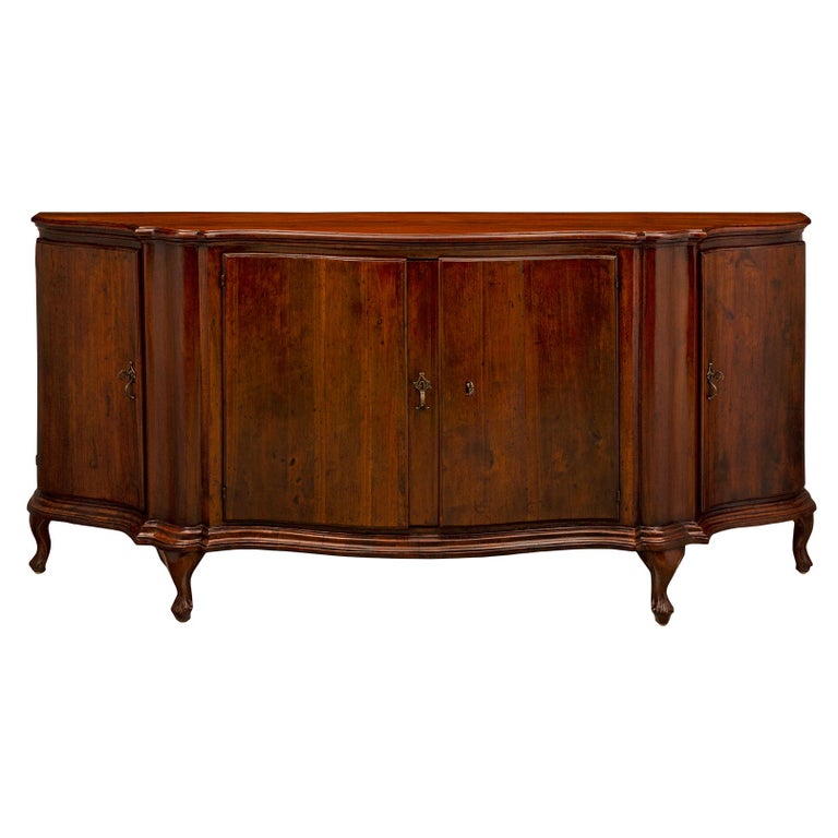 Italian 18th Century Venetian St. Walnut Buffet Credenza For Sale at ...