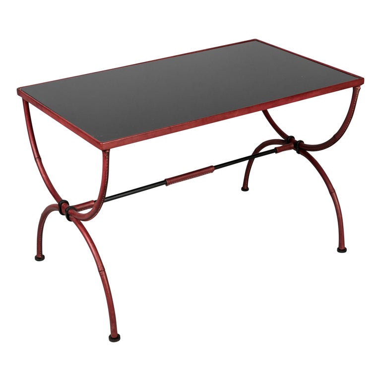 Table de cocktail en cuir cousue par Jacques Adnet des années 1950 En ...