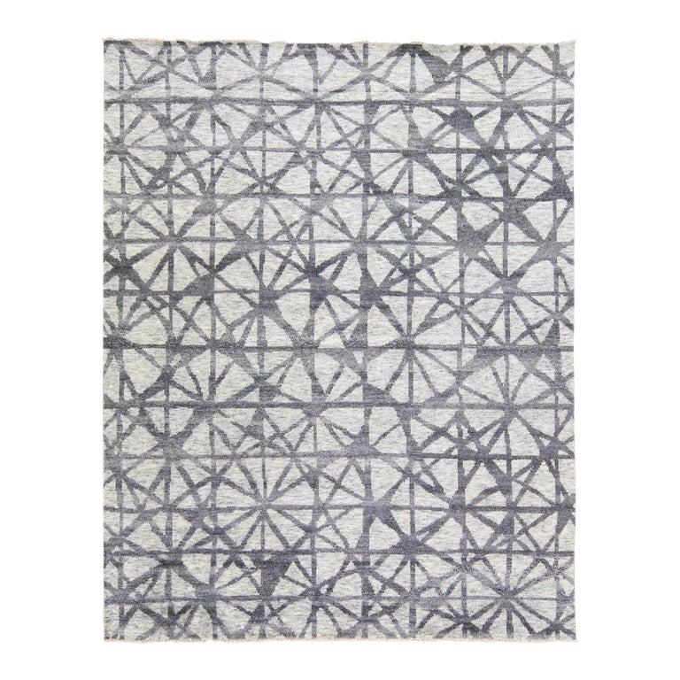 Modern Vivien Handmade Geometric Light Gray Wool Rug For Sale at 1stDibs