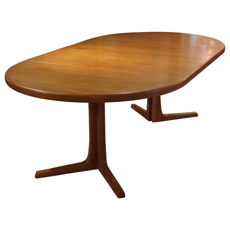 Mid-Century Modern Danish Dining Table For Sale at 1stDibs