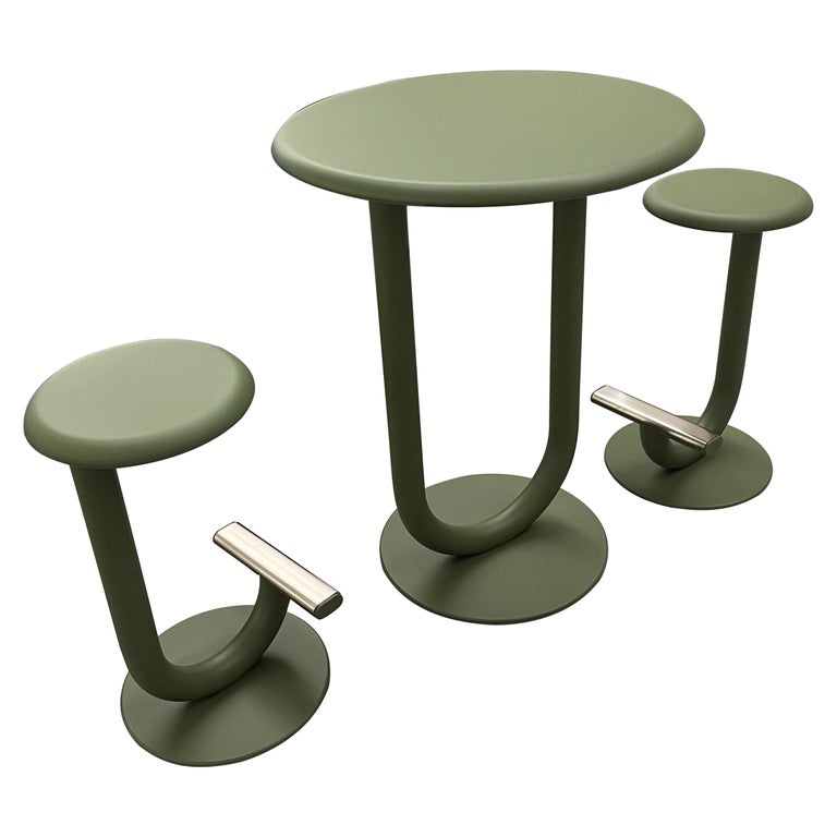 Desalto Strong Bar Table with Stool Designed by Eugeni Quitllet in ...
