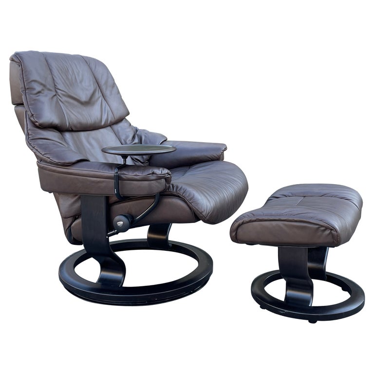 Ekornes Stressless Leather Recliner Chair with Table and Ottoman For ...