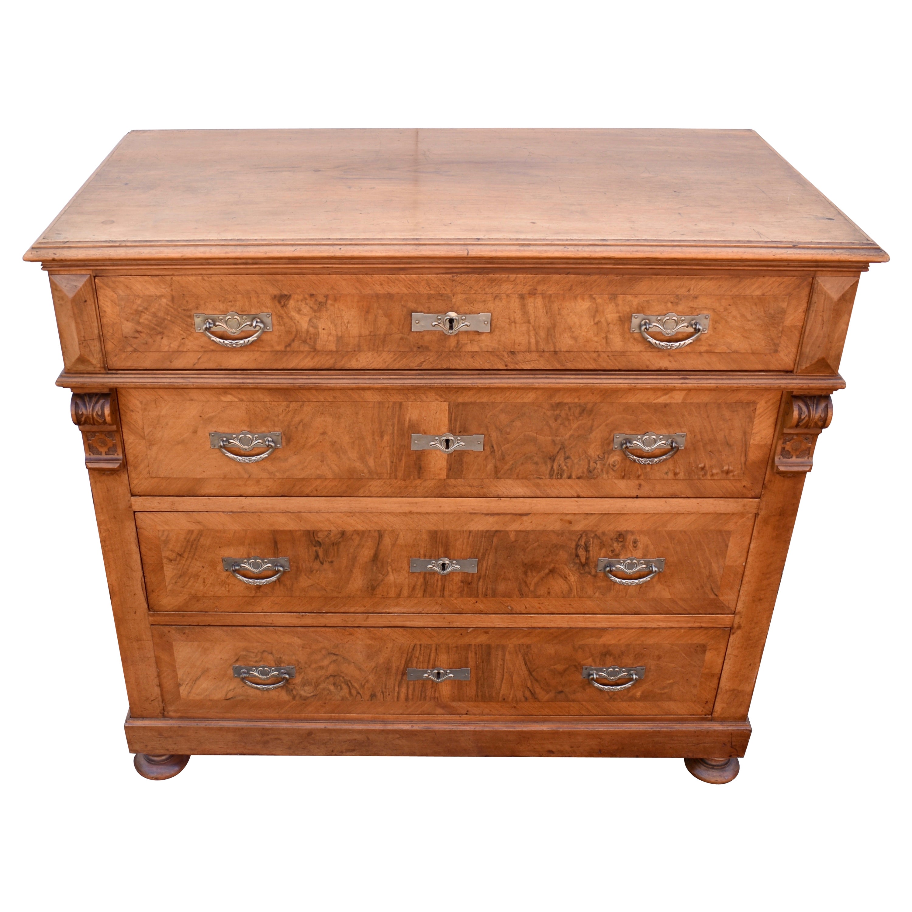 Walnut Chest of Four Drawers For Sale at 1stDibs