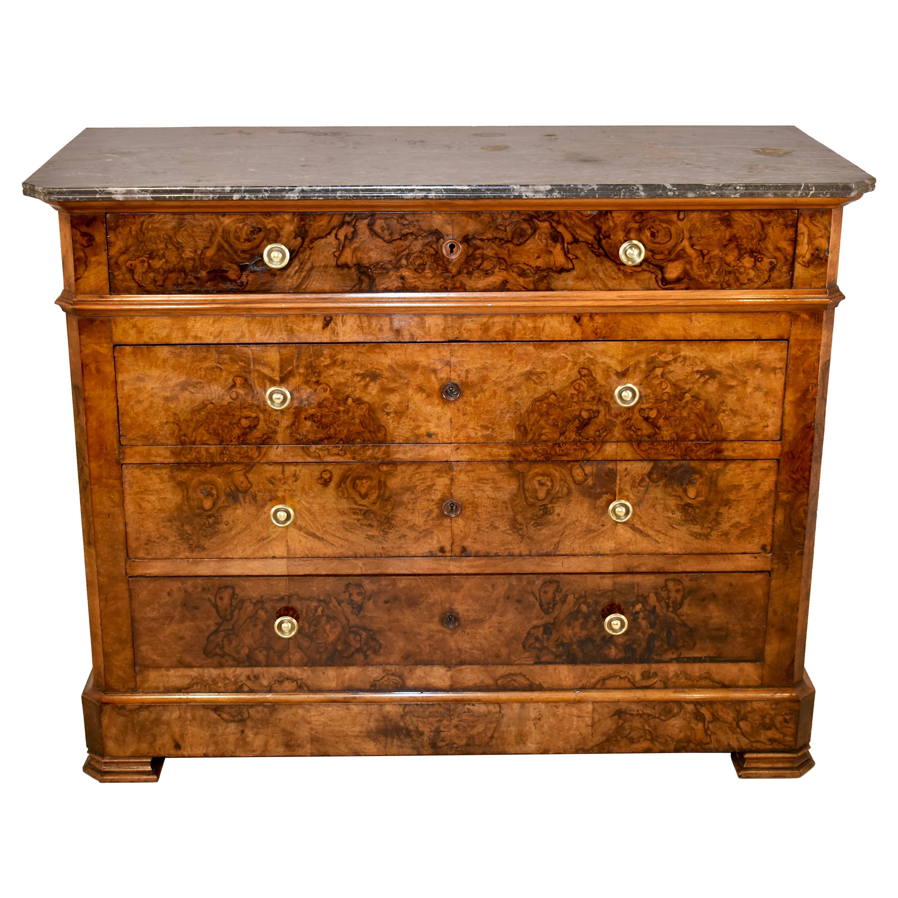 Commode à quatre tiroirs peinte de style Louis Philippe du 19ème siècle ...