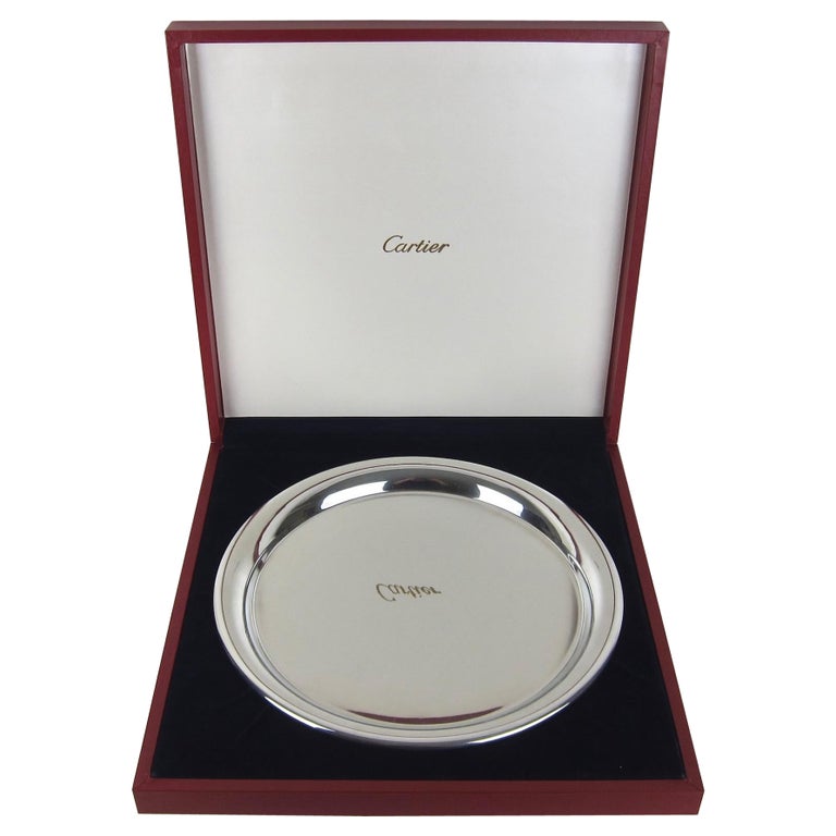 Plateau Cartier vintage en étain argenté poli avec boîte rouge d ...