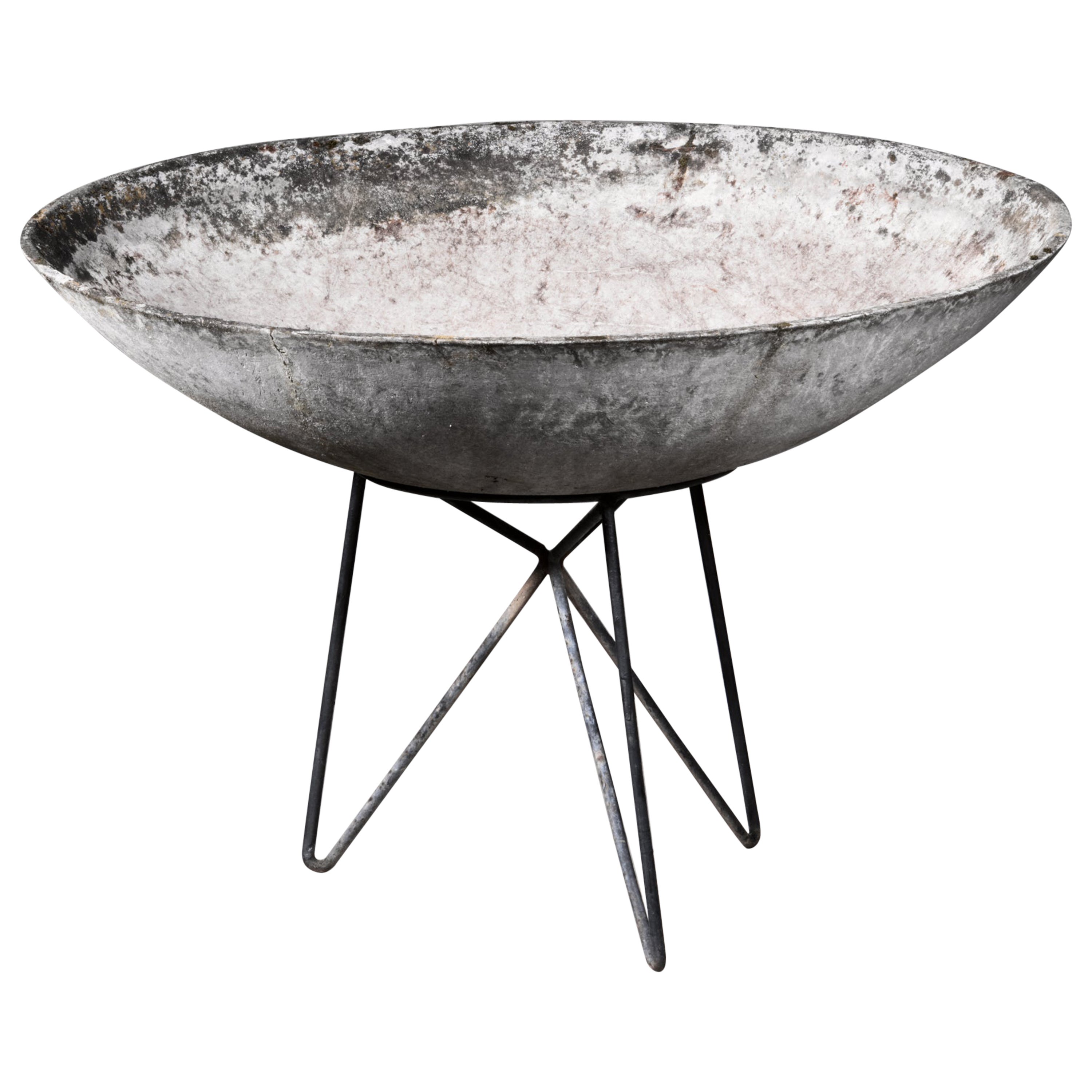 French Tilted Planters for Eternit by Willy Guhl For Sale at 1stDibs ...