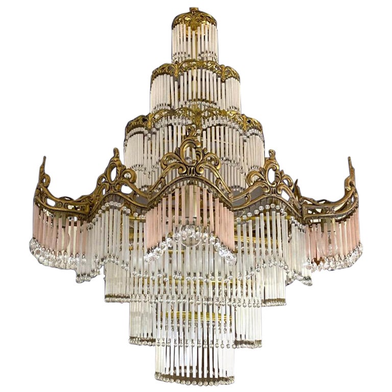 Magnífica Lámpara Tallada En Flor For Sale at 1stDibs