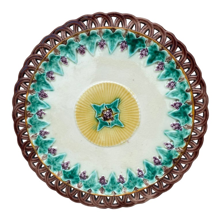 19th Century Wedgwood Majolica Reticulated Plate For Sale at 1stDibs
