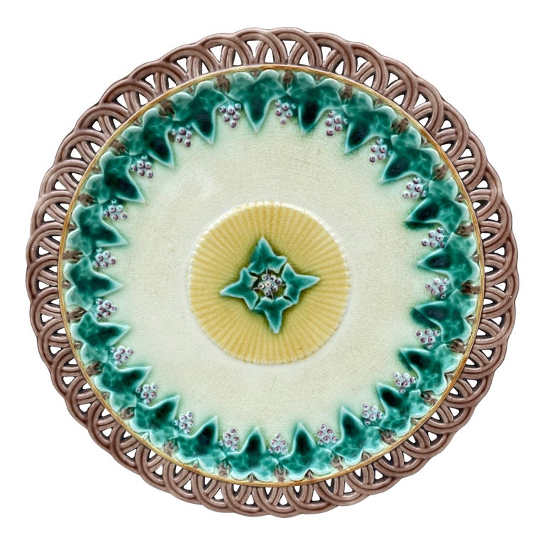 19th Century Wedgwood Majolica Reticulated Plate For Sale at 1stDibs