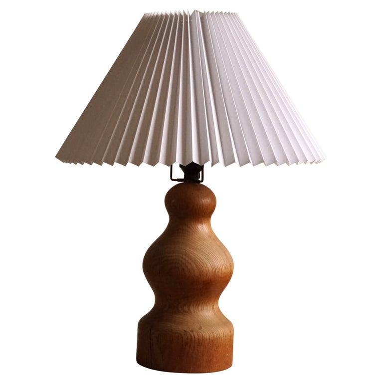 Scandinavian Modern, Sculptural Organic Wooden Table Lamp in Oak, 1960s ...