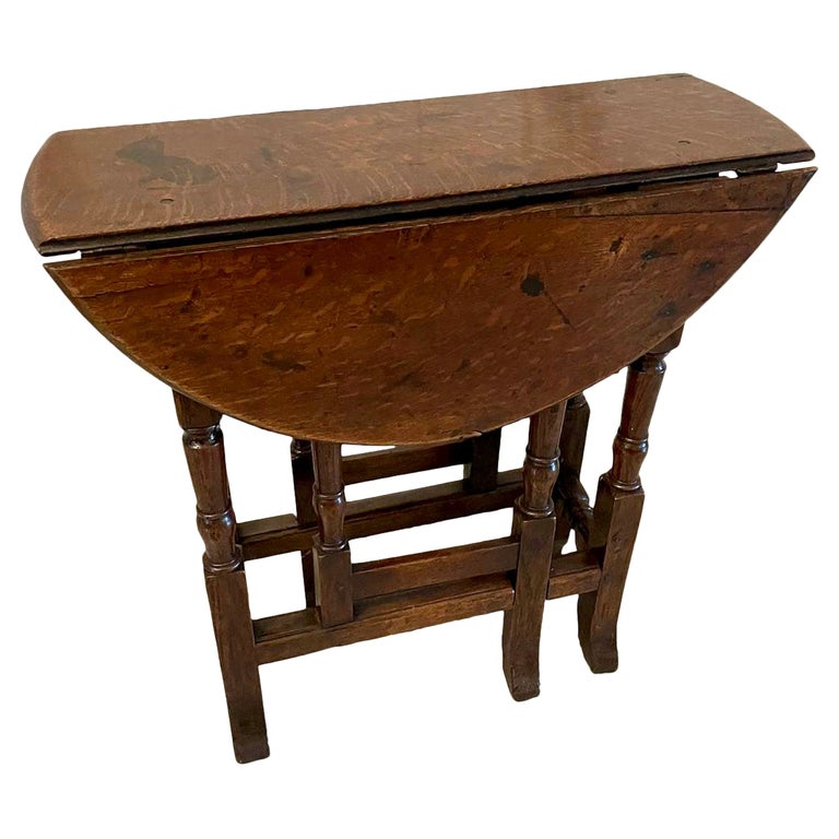 Antique 18e siècle petite table à jambages en chêne de qualité En vente ...