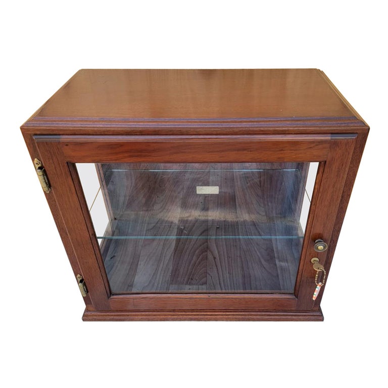 Vintage Mahogany Humidor Lockbox For Sale at 1stDibs