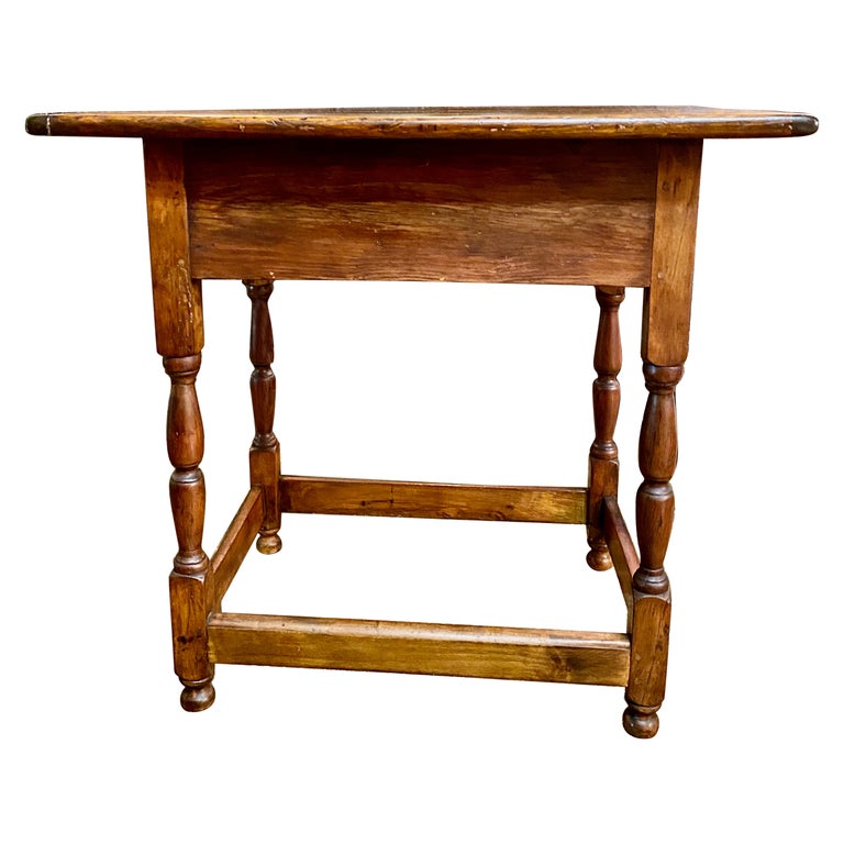 American 18th Century Tavern Table For Sale at 1stDibs