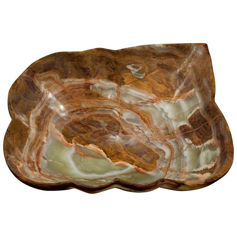 Bol en onyx de forme libre sculpté à la main // 7.5 Lb En vente sur 1stDibs
