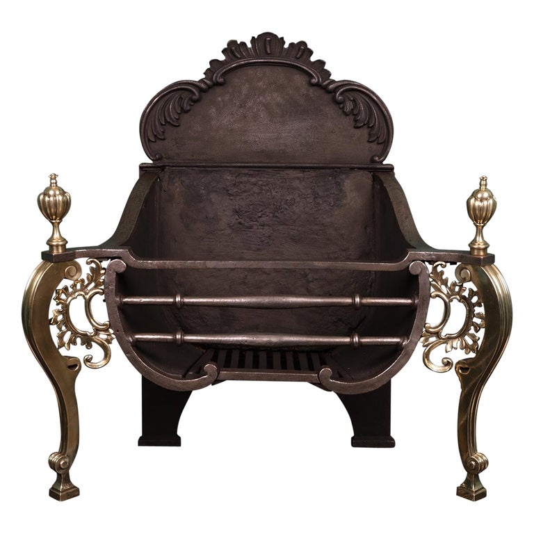 Panier à feu de cheminée rococo en laiton et acier sur 1stDibs