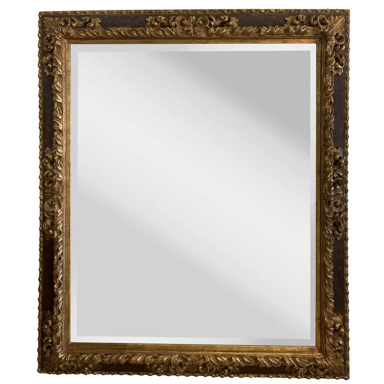 Miroir italien en bois doré de style Dennis and Leen du 19ème siècle En ...
