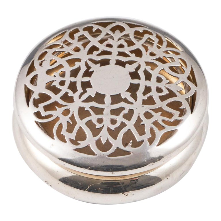 Sterling Silver Pomander Ldn.1907 by William Comyns For Sale at 1stDibs