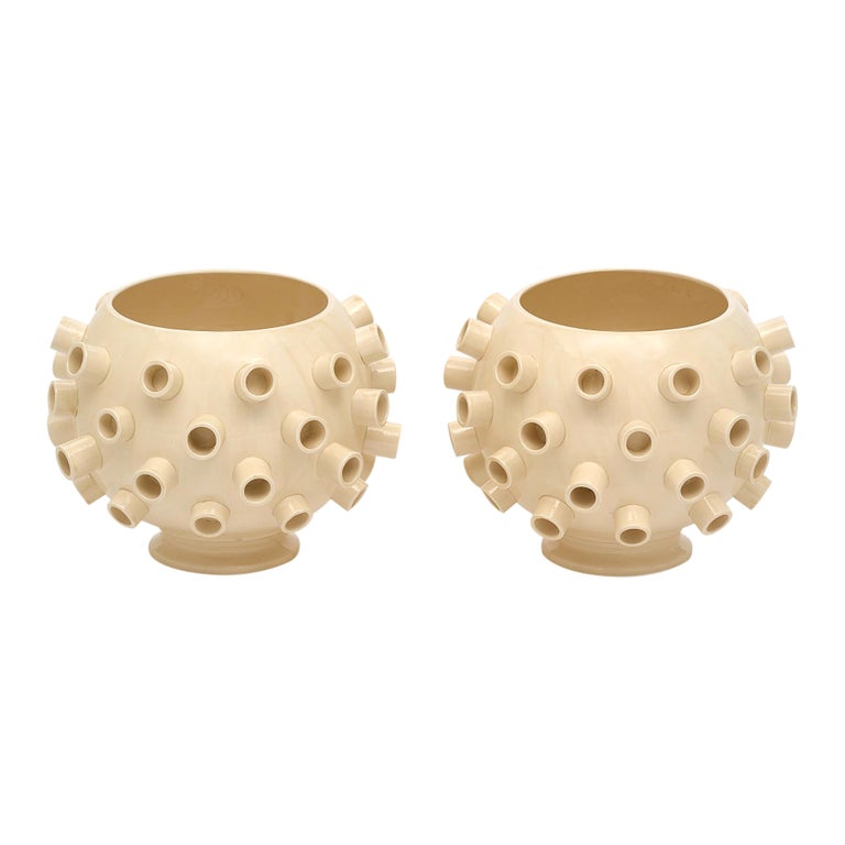 Italian Ivory Ceramic Pair of Vases For Sale at 1stDibs