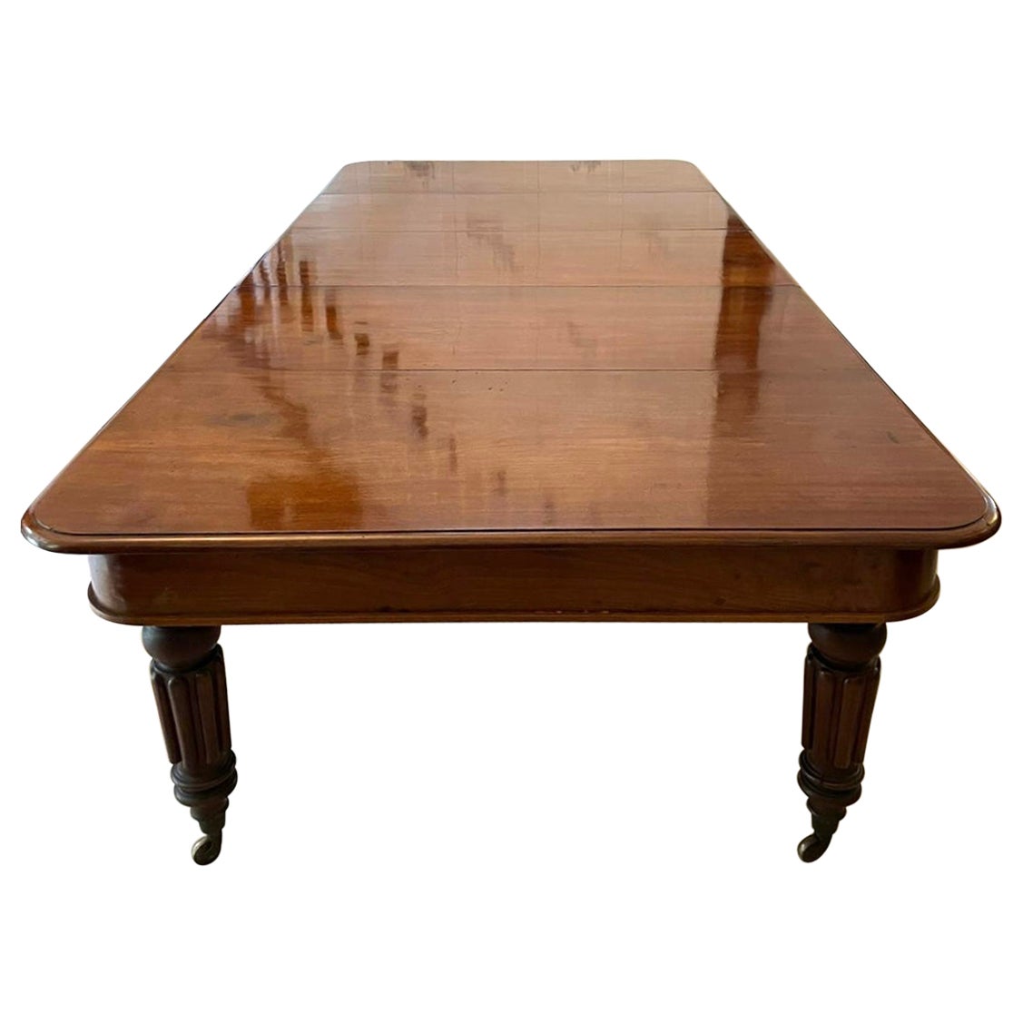 Quality Victorian Mahogany Extending Dining Table at 1stDibs