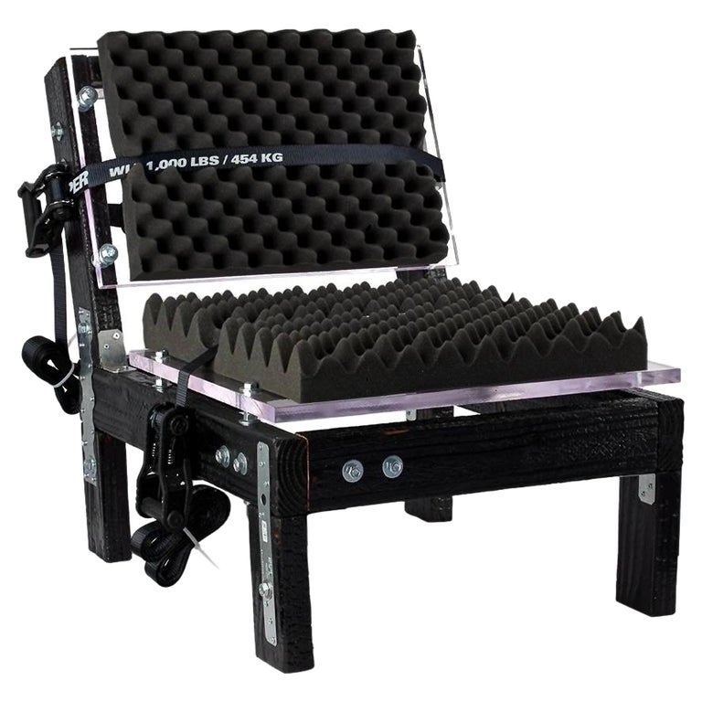 Chaise longue Spencer Daly pour Apart. 1007 Yakisugi avec chaise ...