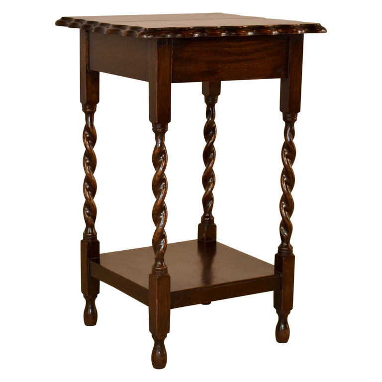 Circa 1900 English Oak Side Table For Sale at 1stDibs