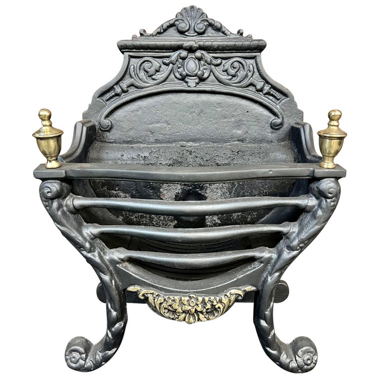Grille de panier de cheminée en fonte et laiton du 19ème siècle En ...