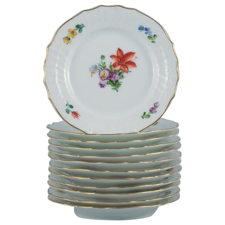 Royal Copenhagen Light Saxon Flower, Twelve Plates in Hand-Painted ...