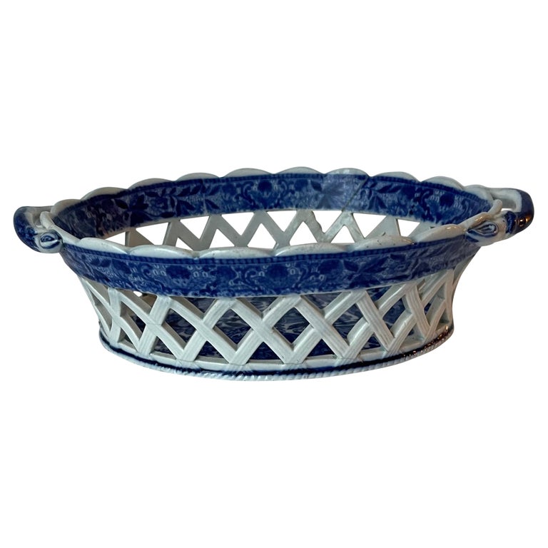 Spode Blue and White Flower Cross Chestnut Basket For Sale at 1stDibs