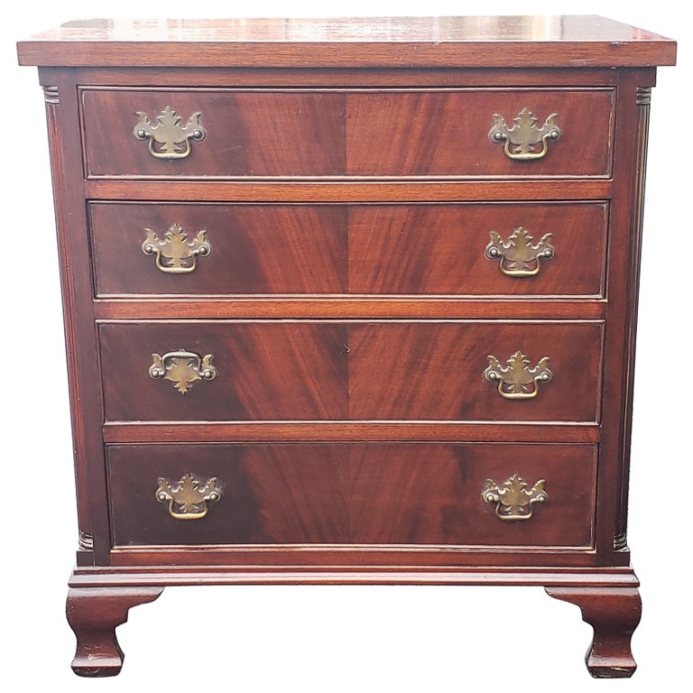 Antique George III Flame Mahogany 4-Drawer Bachelor Chest of Drawers ...