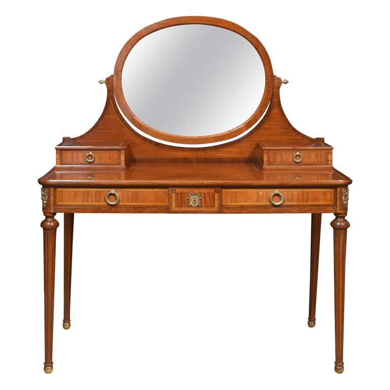Ladies Dressing Table For Sale at 1stDibs
