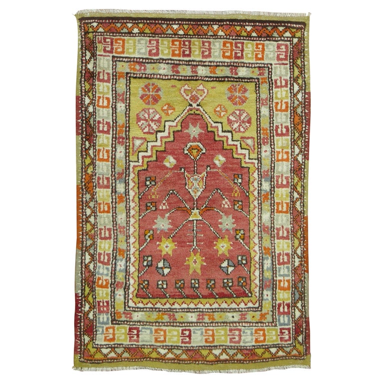 Ancien tapis de prière turc antique d'Anatolie En vente sur 1stDibs