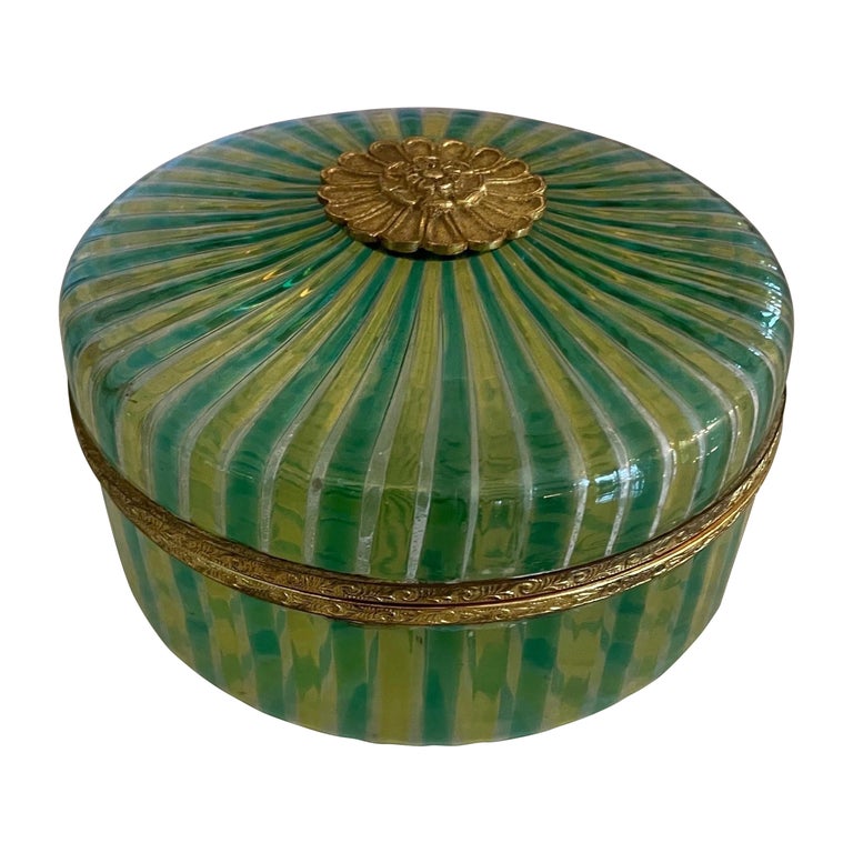 Beautiful Art Glass Hinged Box For Sale at 1stDibs