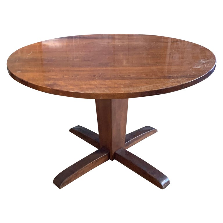 1940's Round Oak Dining Table with Centre Pedestal For Sale at 1stDibs