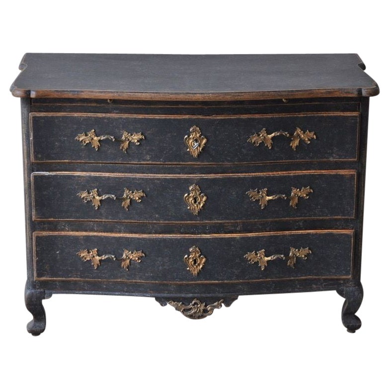 French 18th century Rococo Painted Commode For Sale at 1stDibs