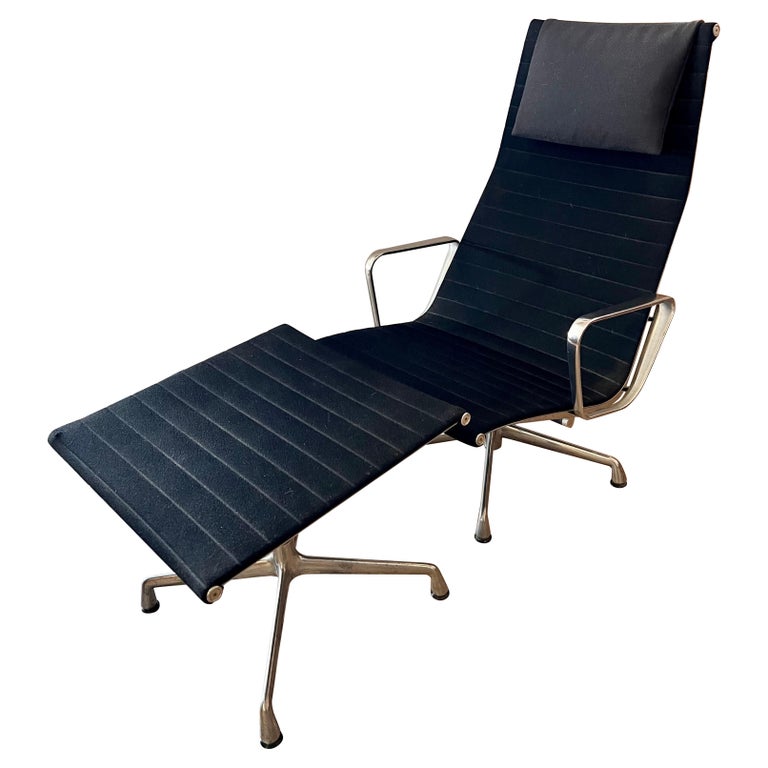 Eames Aluminum Group Chair and Ottoman for Herman Miller For Sale at ...