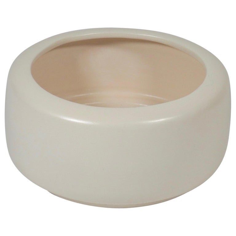 John Follis pour Architectural Pottery « Tine Planter » (terre-pot) sur ...