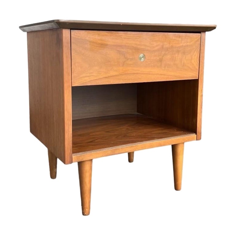 Vintage Mid-Century Modern End Table Dovetail Drawer For Sale at 1stDibs
