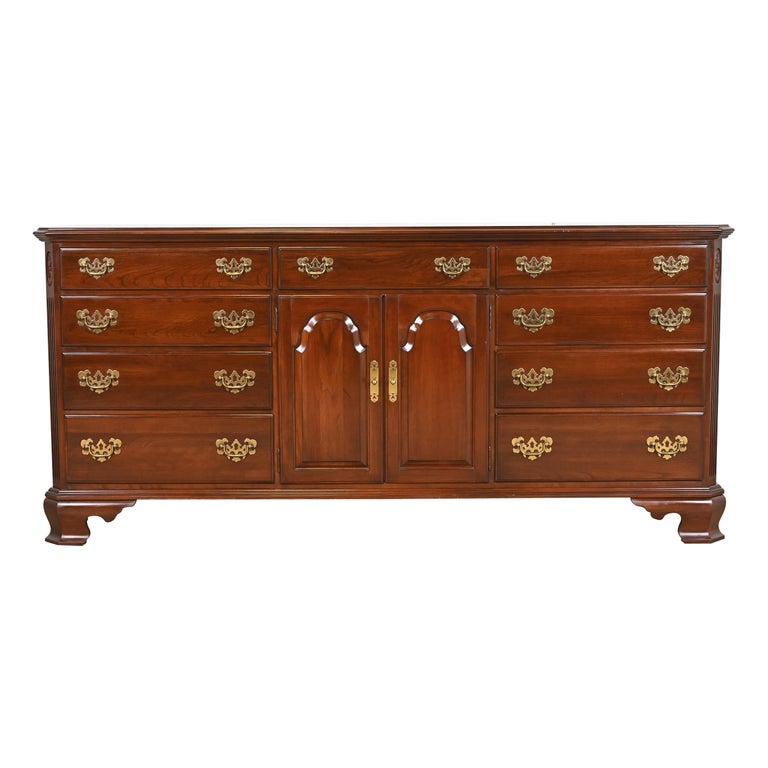 Ethan Allen Georgian Massivholz Kirsche Lange Kommode oder Credenza im ...