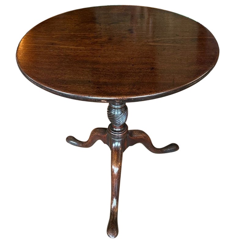 18th Century Side Table / Tilt Top Table at 1stDibs