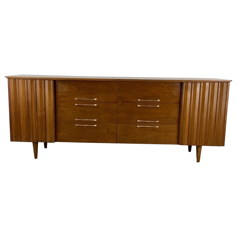 Long and Low MCM Walnut Nine Drawer Dresser For Sale at 1stDibs
