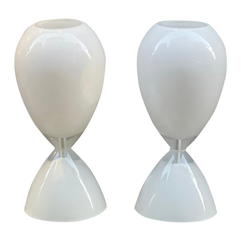 Pair of White Murano Glass Hourglass Table Lamps, 1950s For Sale at 1stDibs