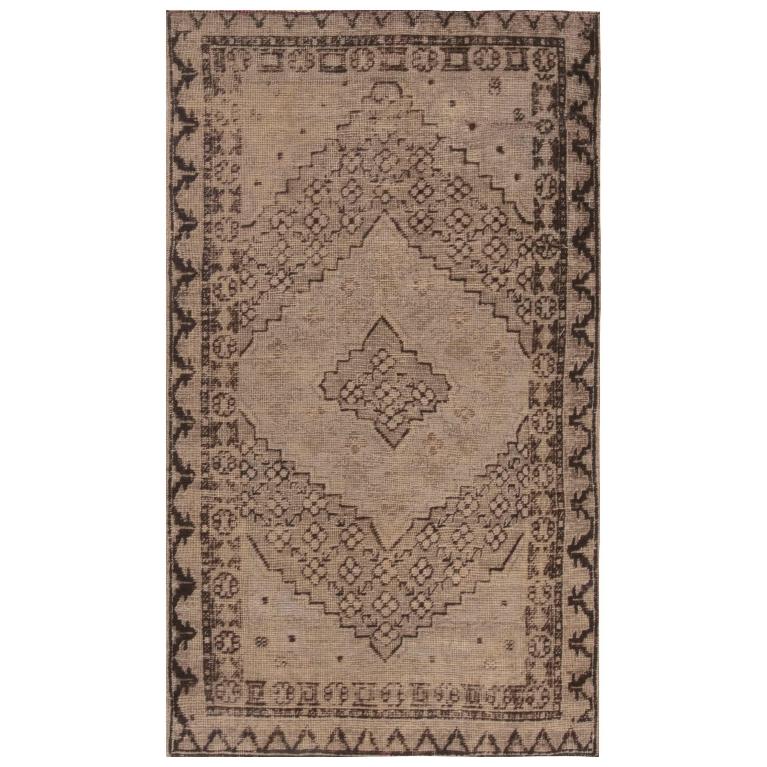 Collection Midcentury Samarkand Handmade Wool Rug For Sale at 1stDibs