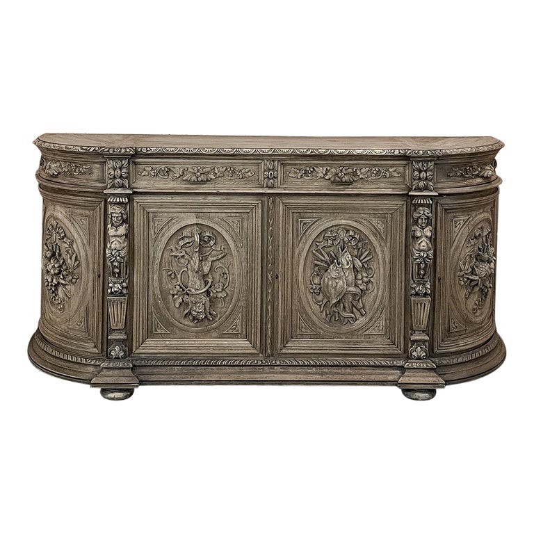 19th Century French Renaissance Revival Hunt Buffet For Sale at 1stDibs