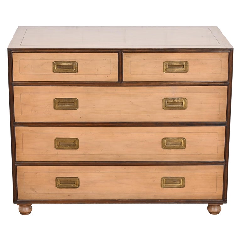 Michael Taylor pour Baker Furniture - Commode de campagne Hollywood ...