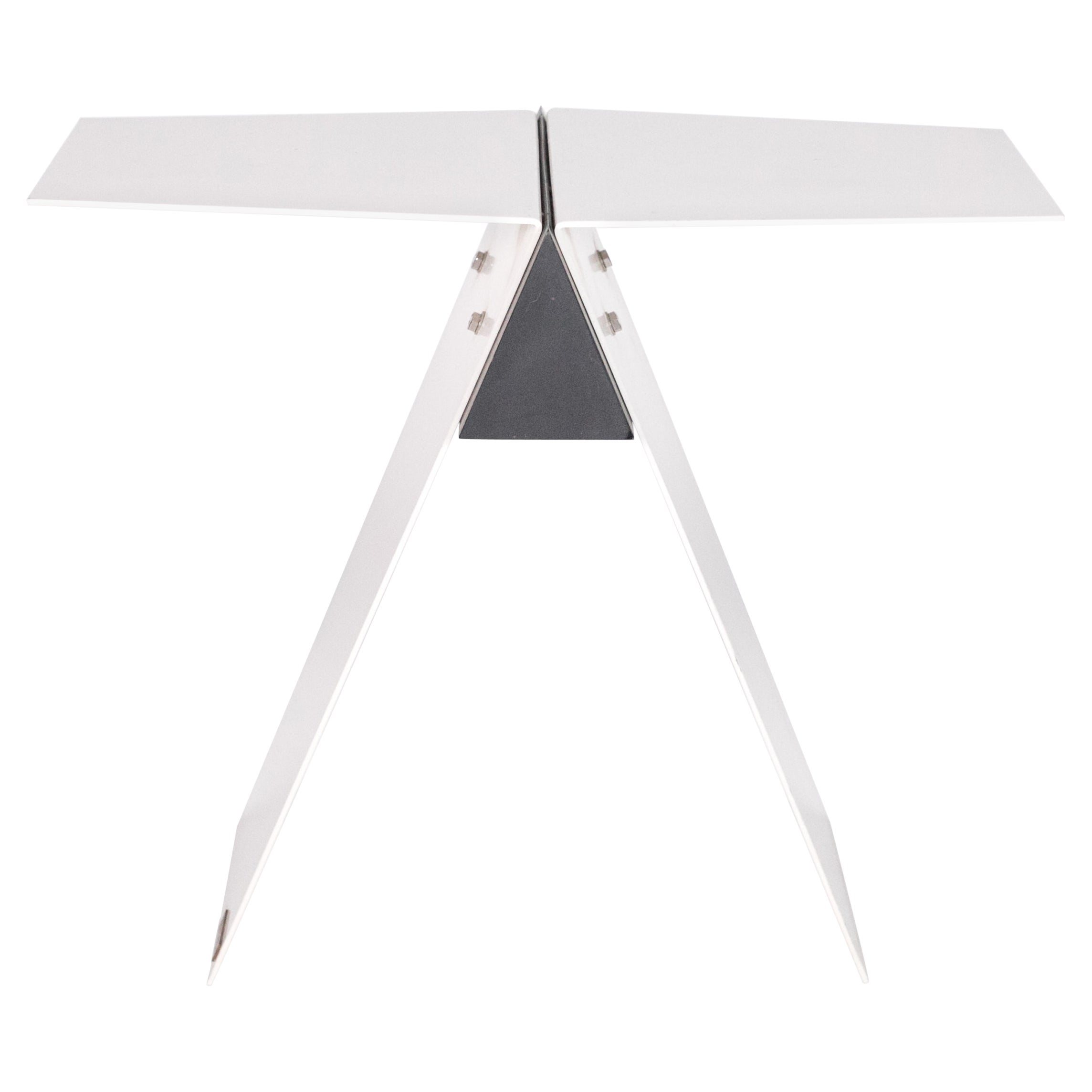 Escultura - Mesa de Manfred Billinger con mármol blanco en venta en 1stDibs