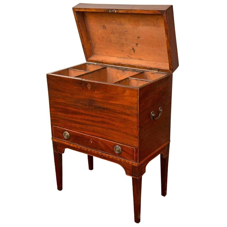 19th Century Hepplewhite Mahogany Cellarette For Sale at 1stDibs